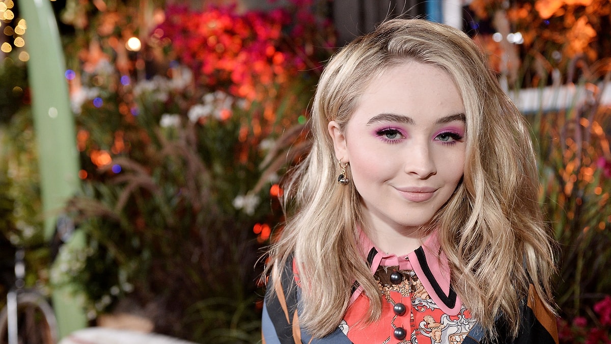Bir Anda Yıldızı Parlayan Sabrina Carpenter Hakkında Bilmen Gereken 12 ...
