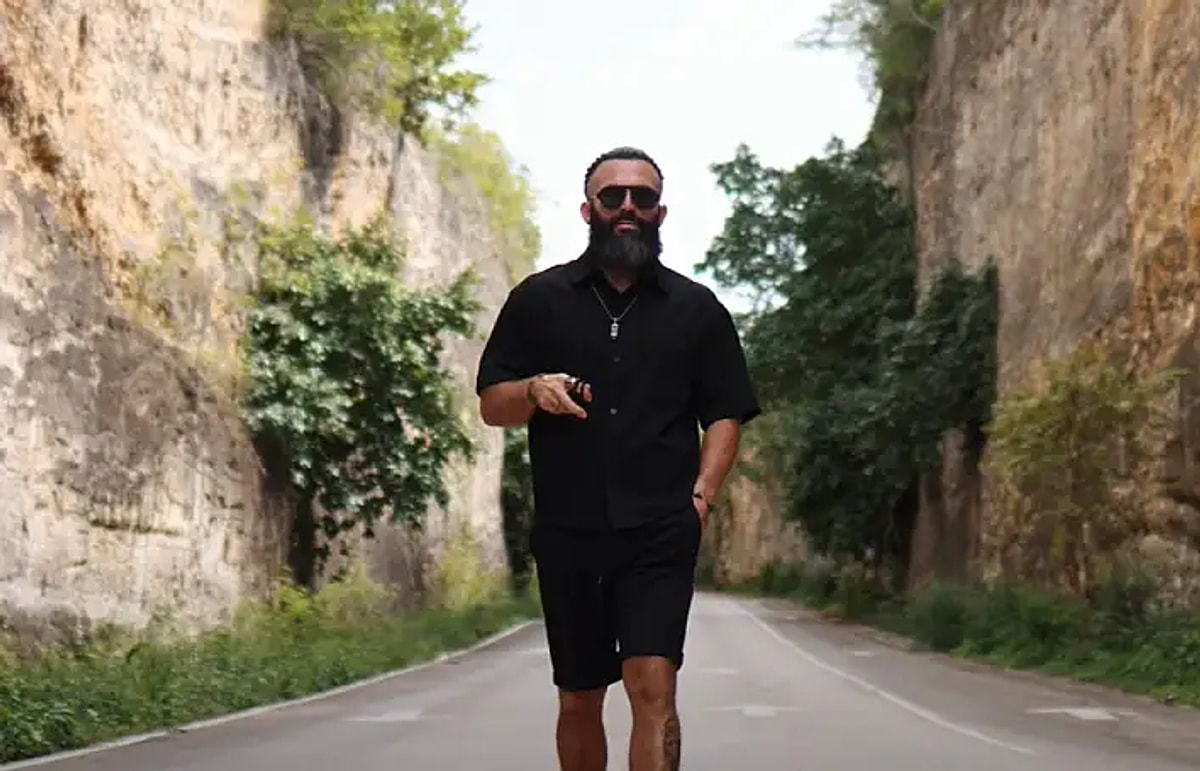 Turabi Yeni Şarkısı Sözleri Wine Me Dine Me - Onedio