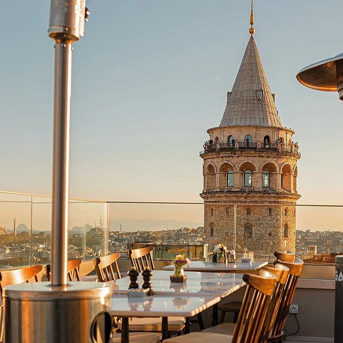 Istanbul’s Scenic Rooftop Cafés and Restaurants - Onedio