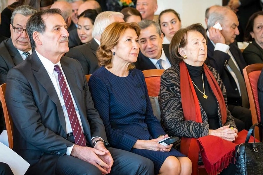 Emine Alangoya Kimdir? Evliliği Neden İptal Edildi? - Onedio