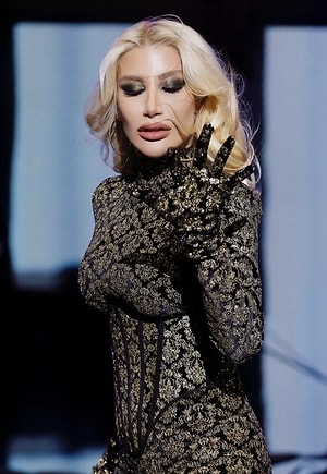 İrem Derici Concert Moment Goes Viral Online - Onedio